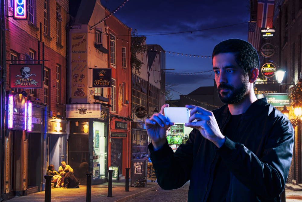 Man Outside Pub Instinctively Begins Recording Video After Arguing ...